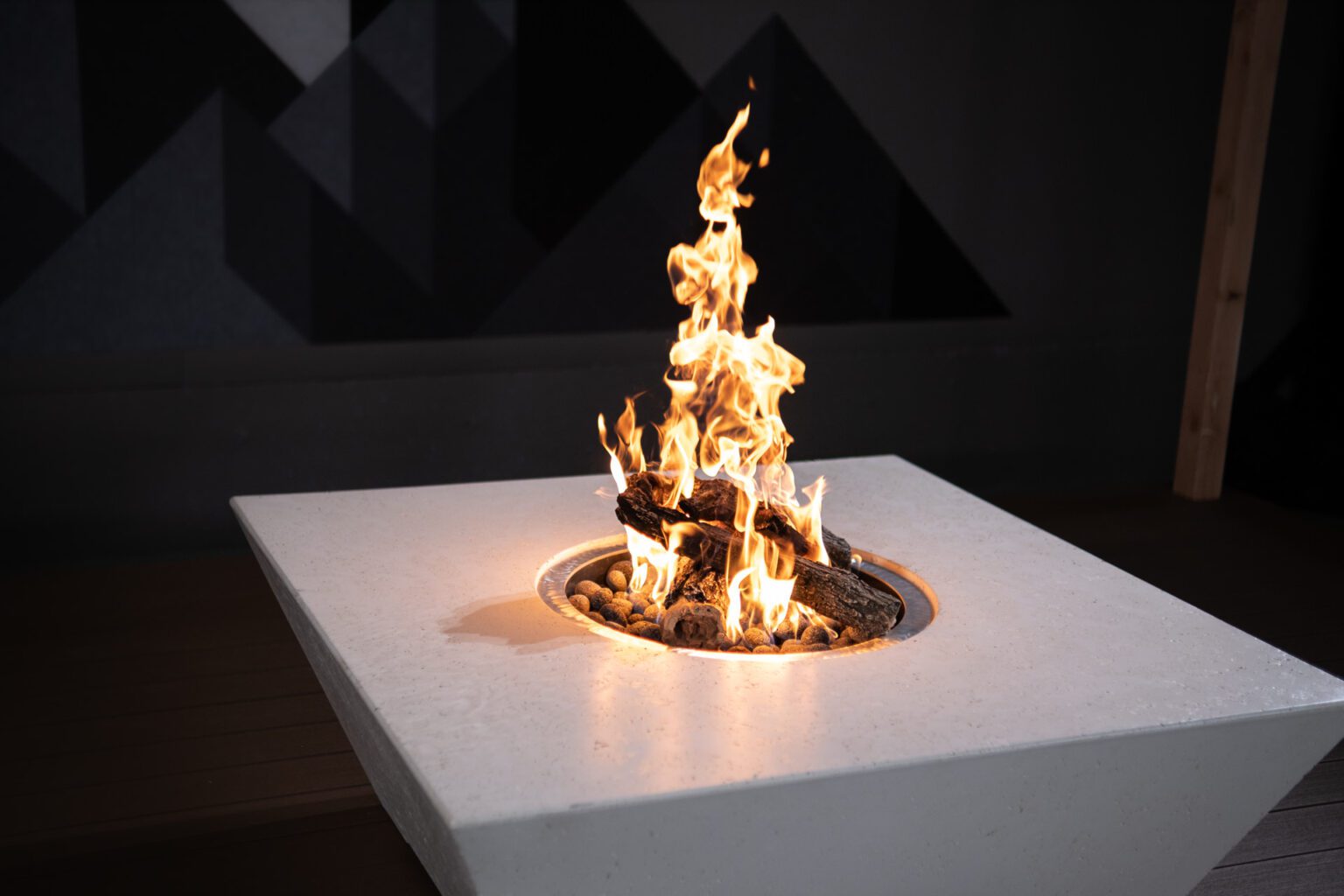 Weathered Oak Gas Log Set | Montana Fire Pits