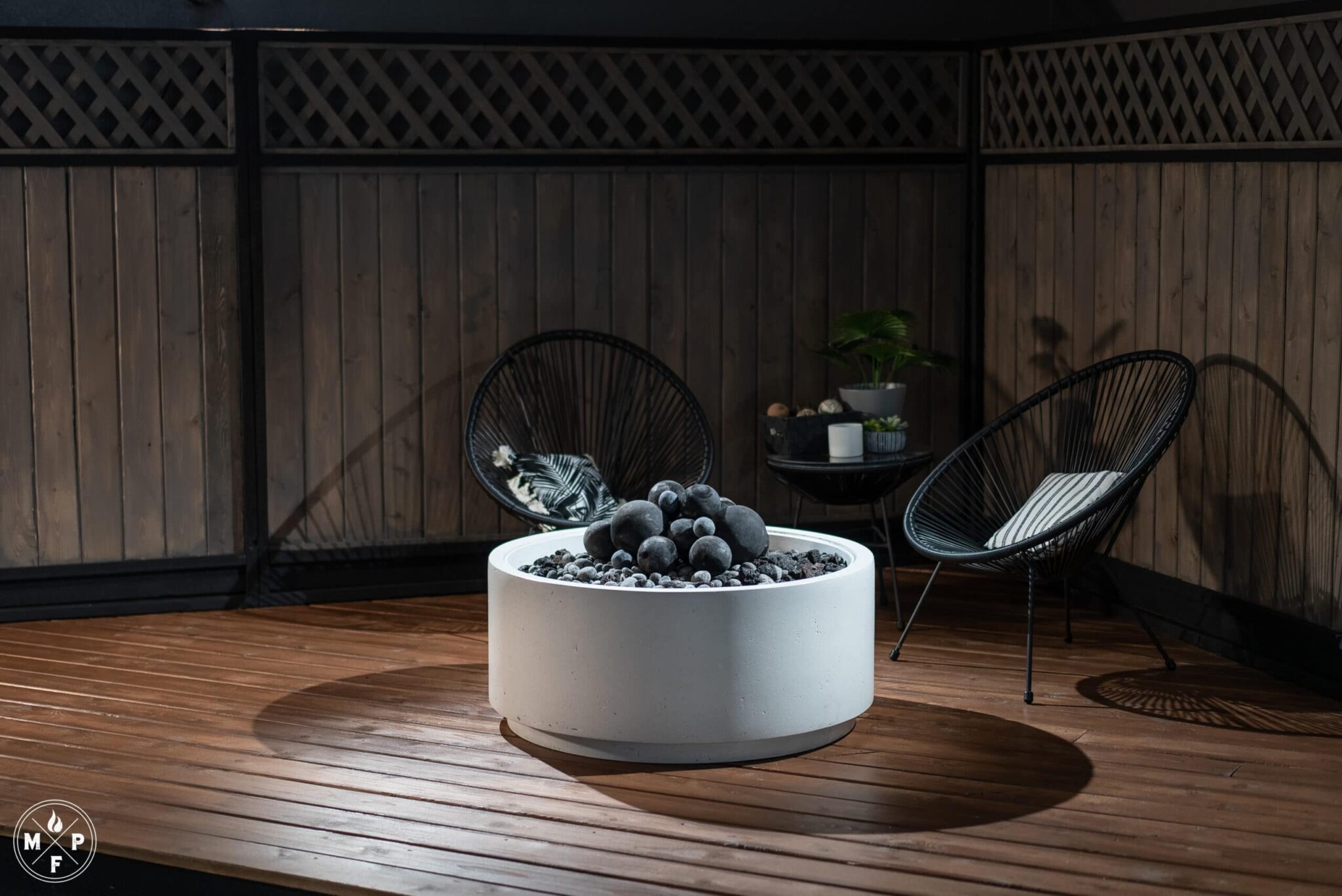 Oblica Agudo | High-End Gas Fire Pit | Concrete by Montana Fire Pits