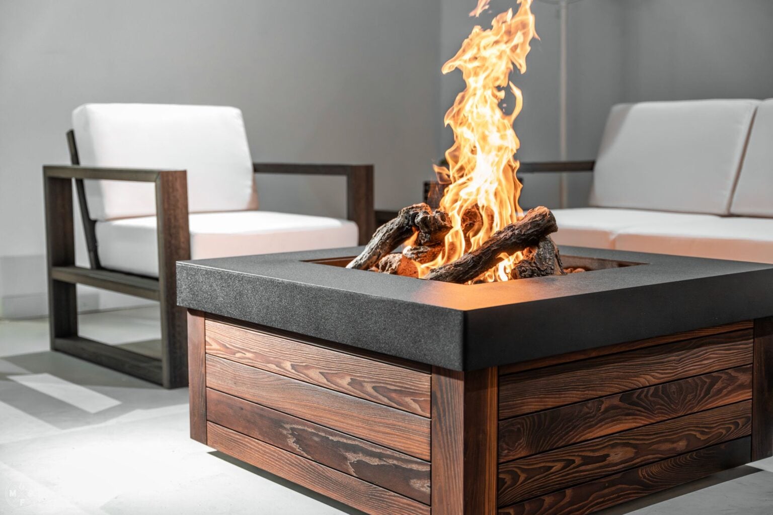 Beartooth Arbor Wood Fire Table