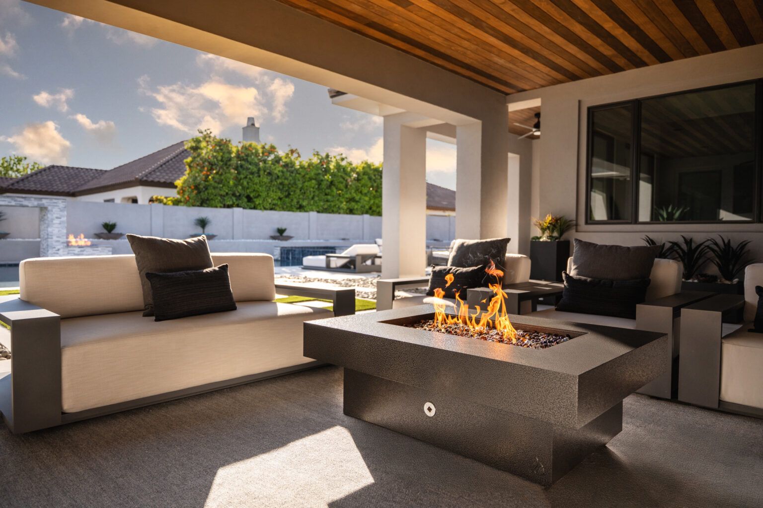 Redwood Custom Gas Fire Table | Montana Fire Pits